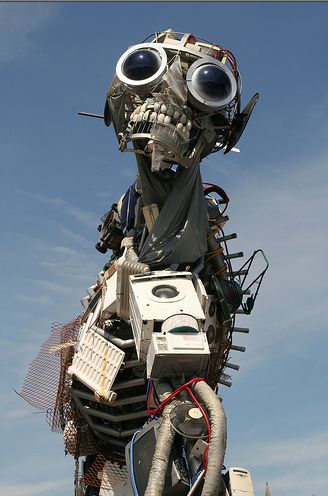 de Weee Man… – Low Impact Man